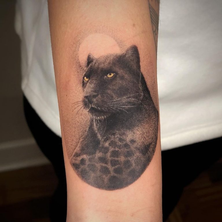 Tatuagem de pantera: 65 ideias para quem quer inovar na tattoo