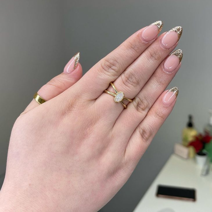 Francesinha com glitter: 35 opções para uma esmaltação estilosa