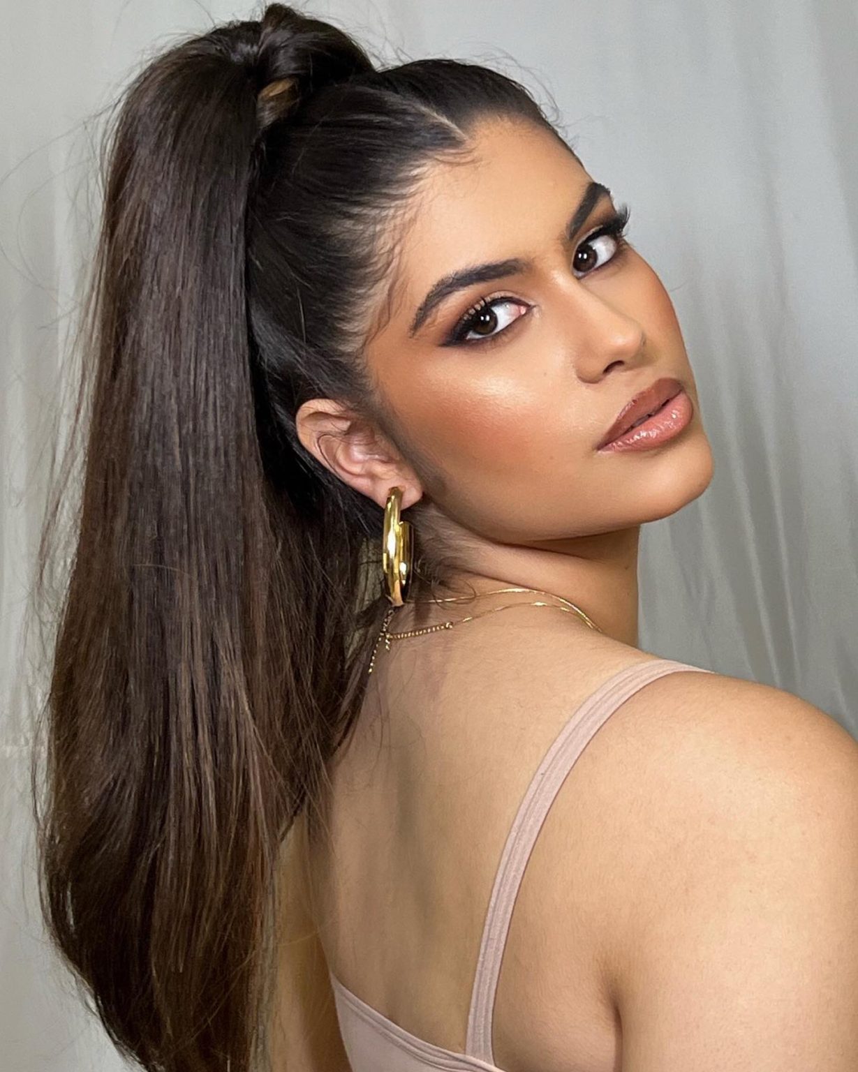 Morena iluminada café: 30 fotos que valorizam o contraste pessoal