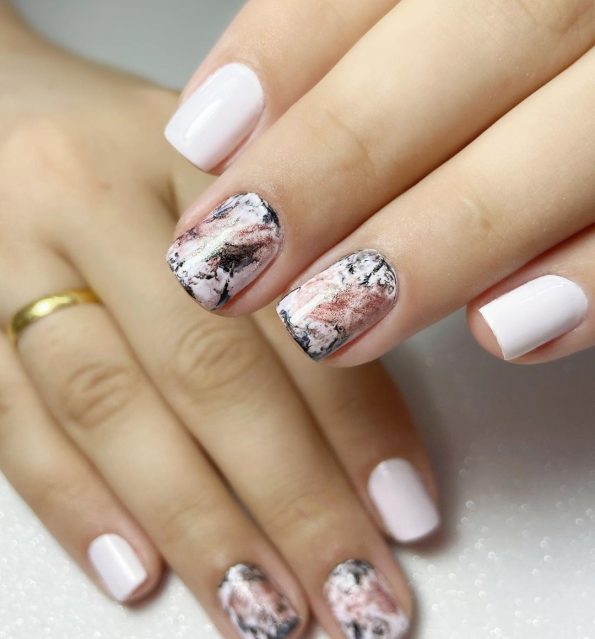 Unhas marmorizadas: 30 ideias para aderir essa decoração