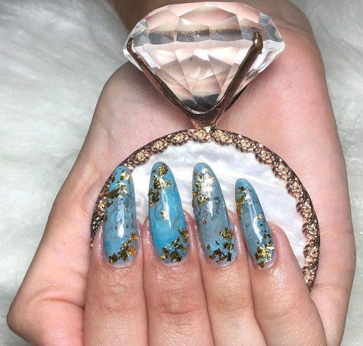 Unhas marmorizadas: 30 ideias para aderir essa decoração