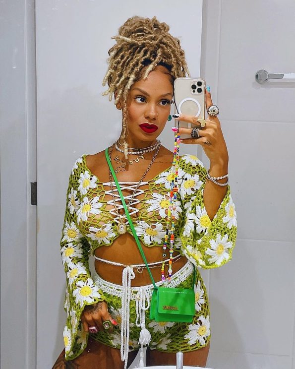 Cropped de crochê: 40 looks lindos + 5 tutoriais para fazer o seu