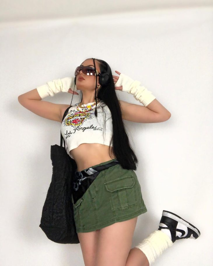 Y2k: como usar, características, looks, makes e mais