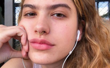 Monocelha: o que é, famosas que aderiram ao visual e como tirar