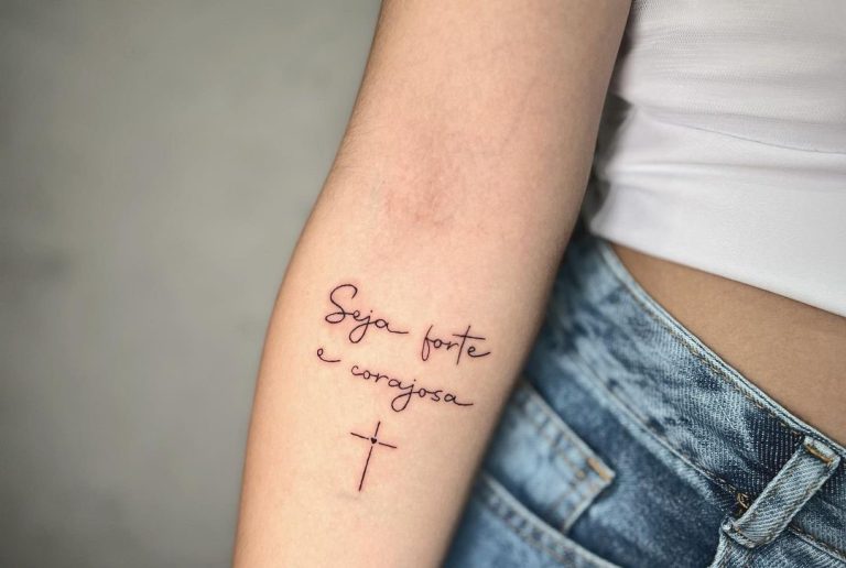 Tatuagem seja forte e corajosa: 30 ideias lindas para se inspirar