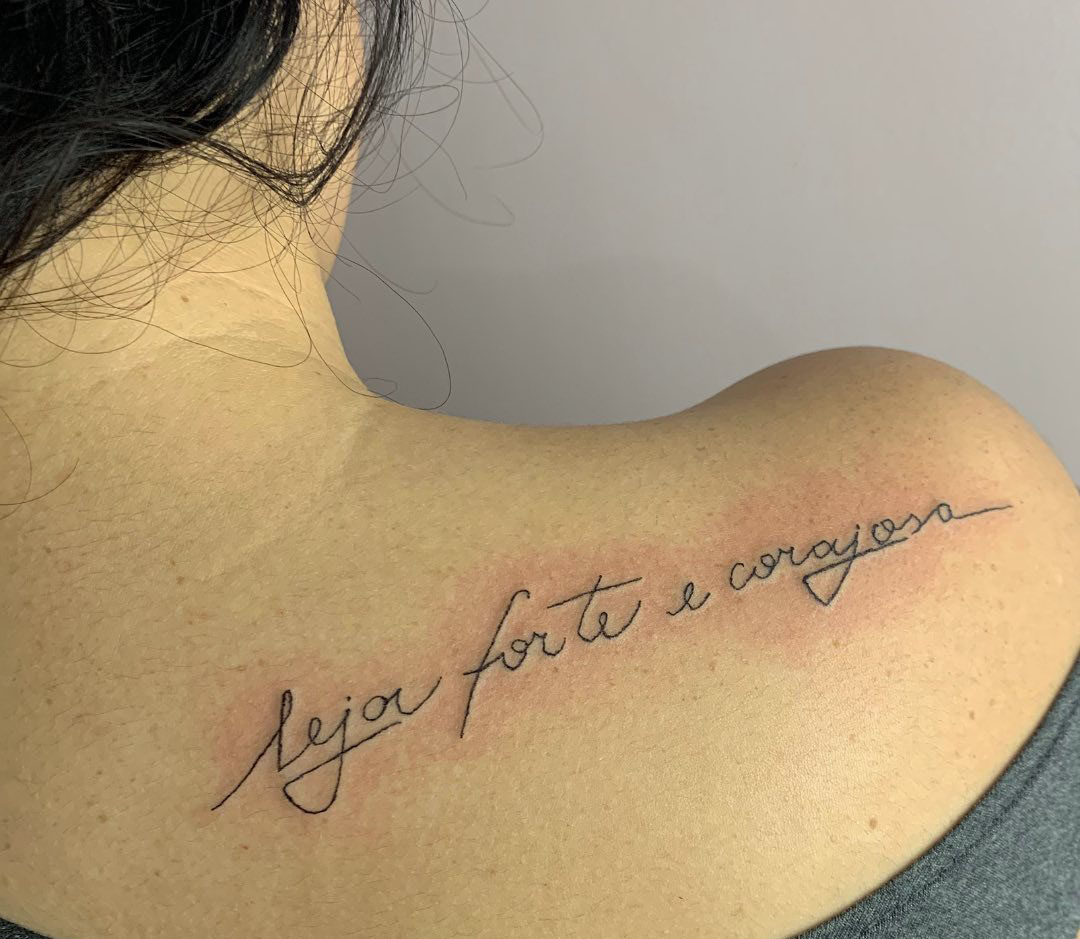 Tatuagem seja forte e corajosa: 30 ideias lindas para se inspirar