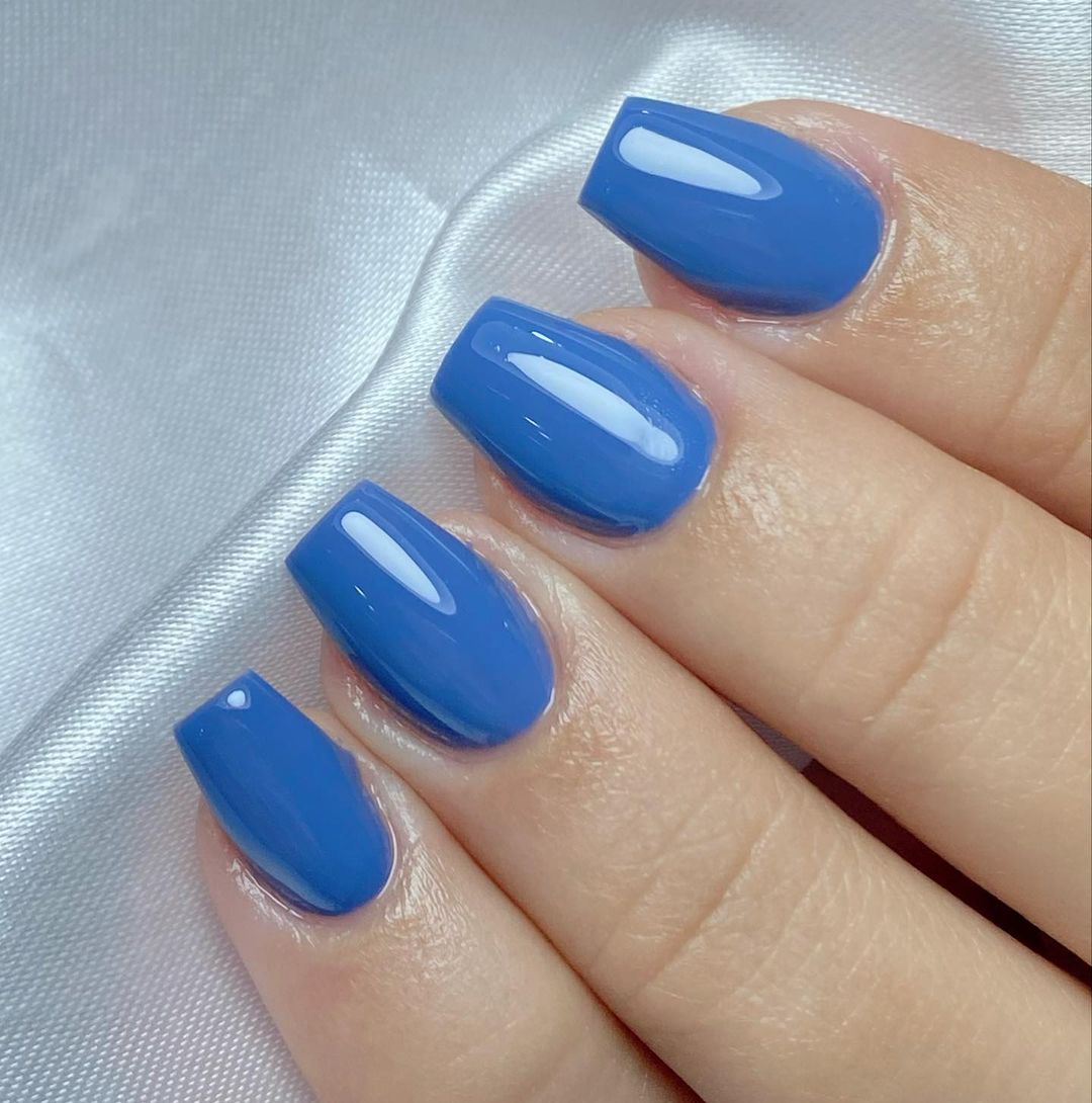 Unhas em gel azul: 55 inspirações e tutoriais