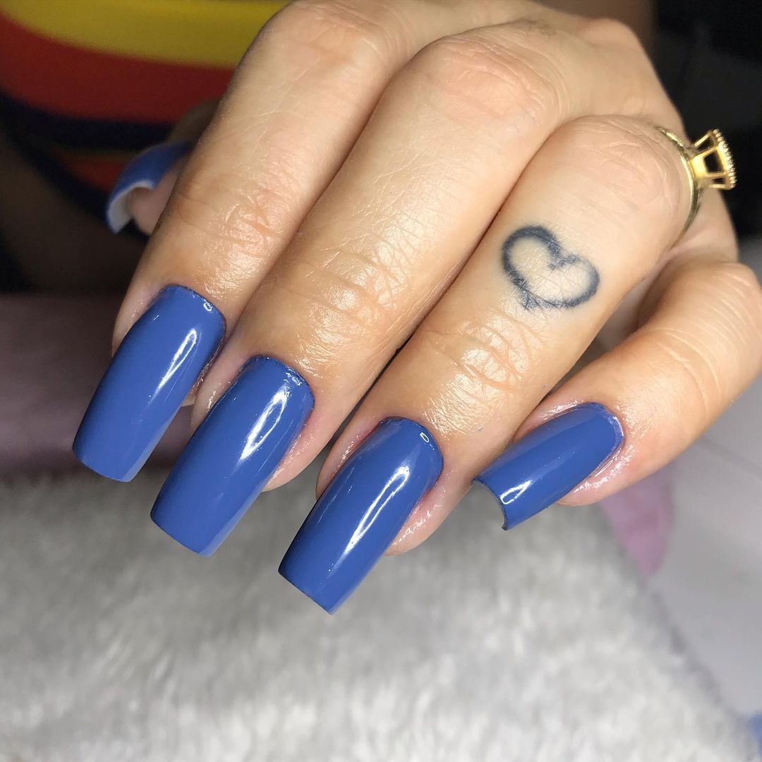 Unhas em gel azul: 55 inspirações e tutoriais