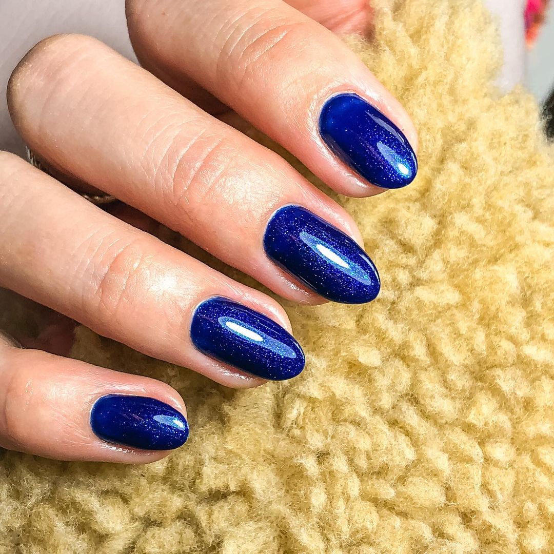 Unhas em gel azul: 55 inspirações e tutoriais