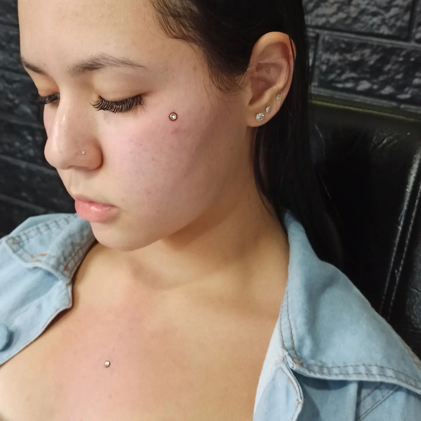 Piercing microdermal: onde colocar, cuidados e fotos