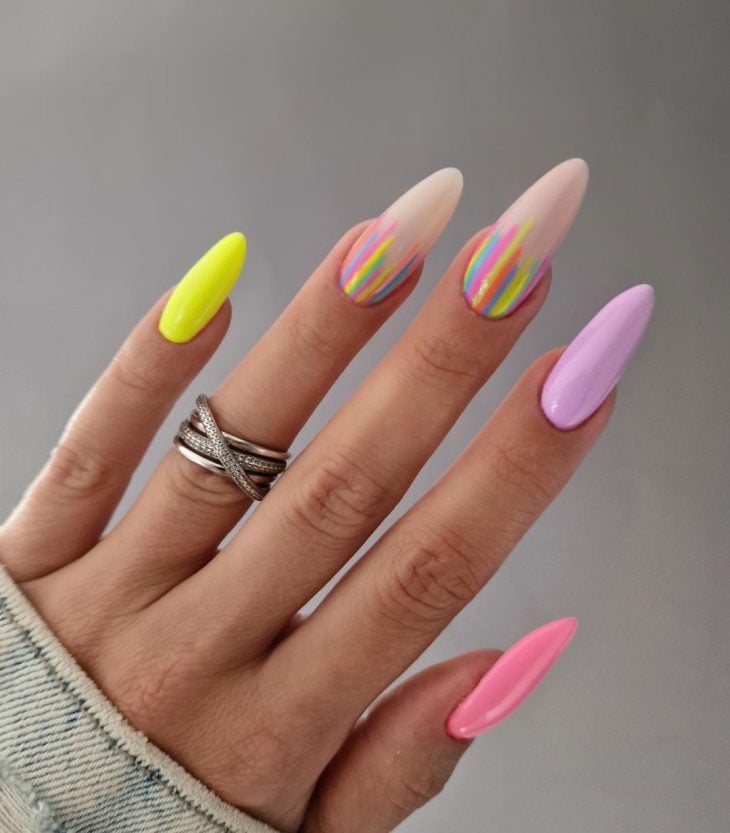 Unhas neon: nails arts vibrantes e tutoriais práticos
