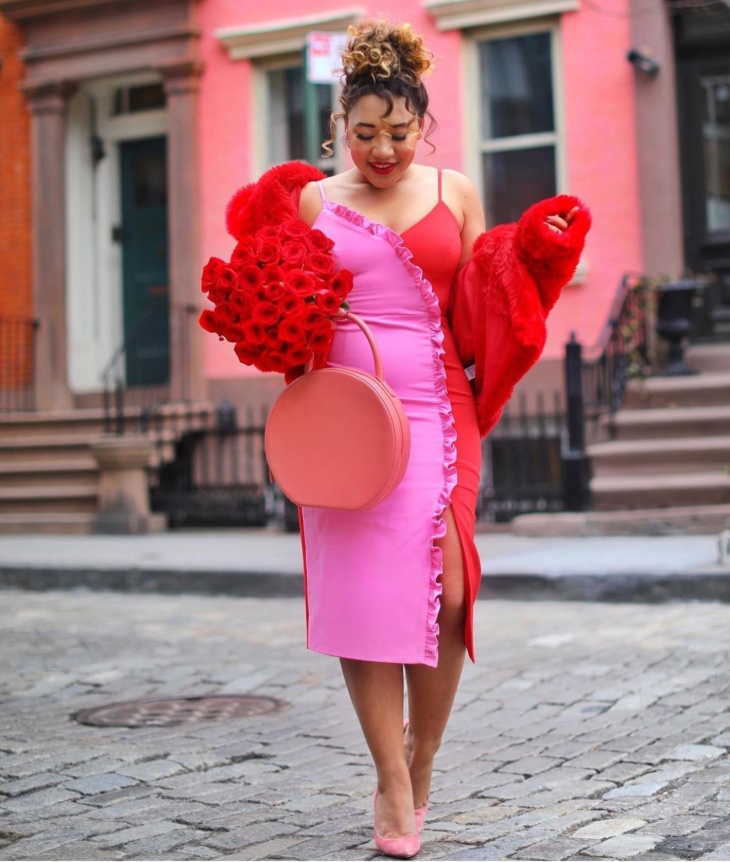 Bolsa rosa: confira 20 looks com a bolsa que está em alta