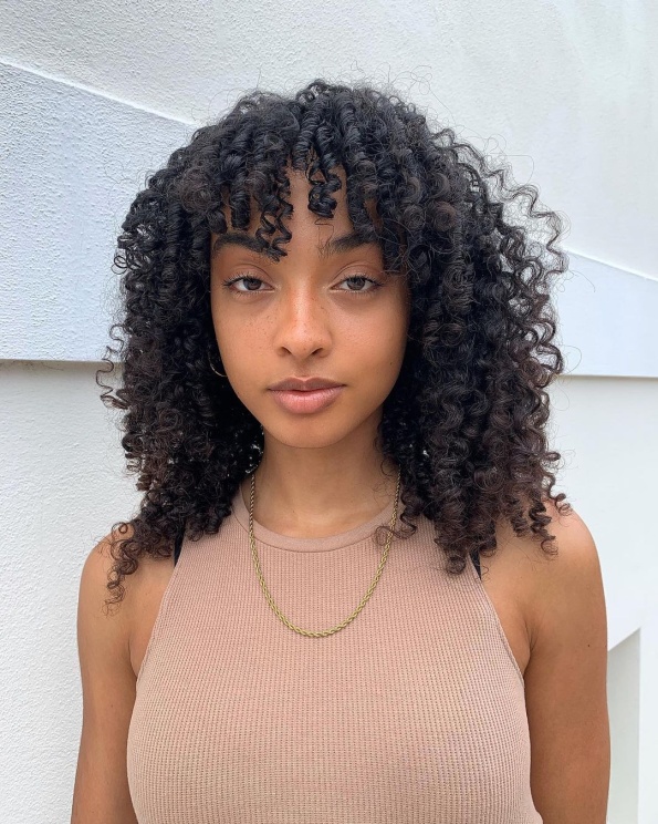 Long bob com franja: 40 ideias para uma transformação no visual