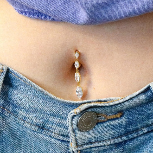 Piercing no umbigo: como é feito, tipos, cuidados e dúvidas